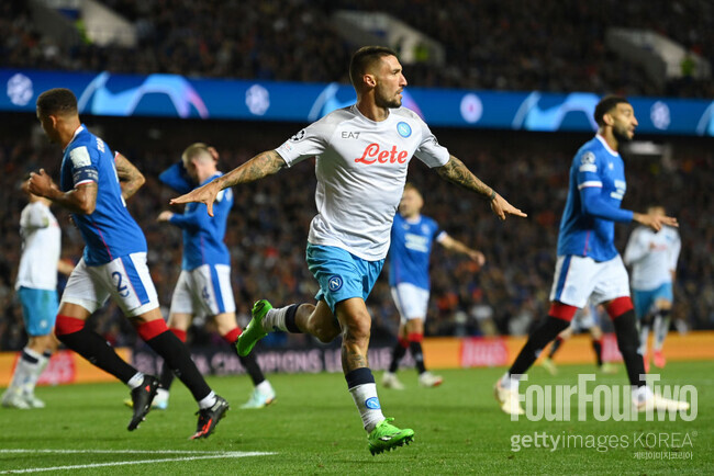 [ucl.review] PK 2번 실축은 없다...나폴리, 레인저스 3-0으로 잡으며 조 1위 유지