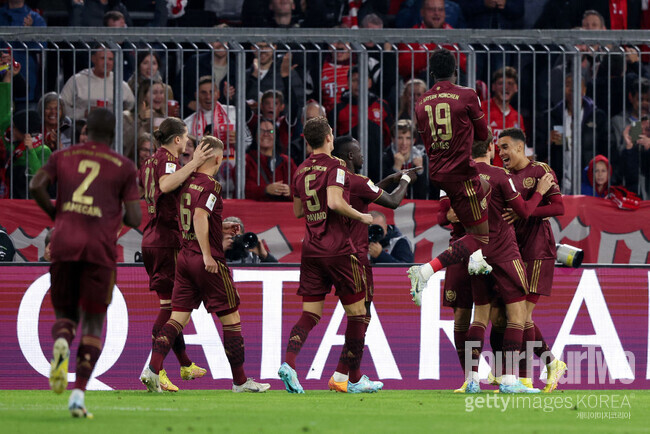 [bundes.review] ‘무시알라 1G 2AS’ 뮌헨, 레버쿠젠 4-0 대파…4G 무승 탈출