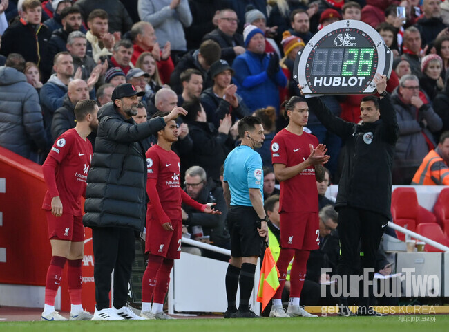 [epl.told] ‘3명 동시 교체’ 클롭 감독, 펩과 용병술 대결에서 ‘완승’