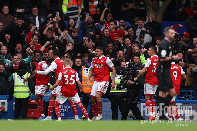 [epl.review] ‘마갈량이스 결승골’ 아스널, 첼시 1-0 제압...7G 무패+선두 탈환!