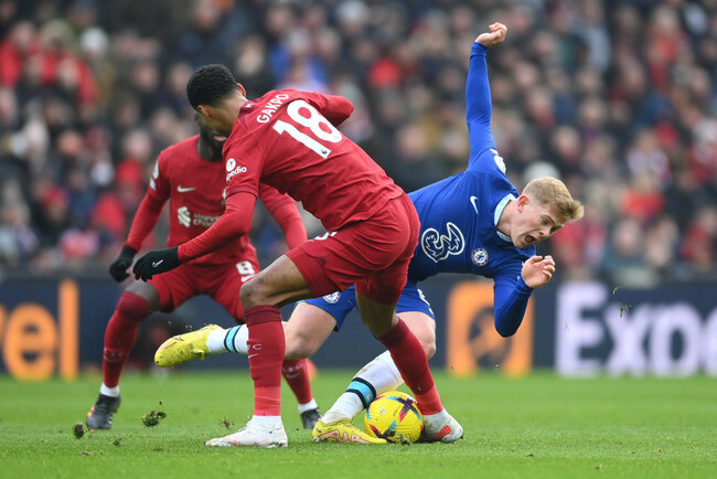 [epl.told] ‘2004년생’ 바세티치와 홀, ‘중원 붕괴’ 리버풀-첼시의 ‘중위권 현주소’