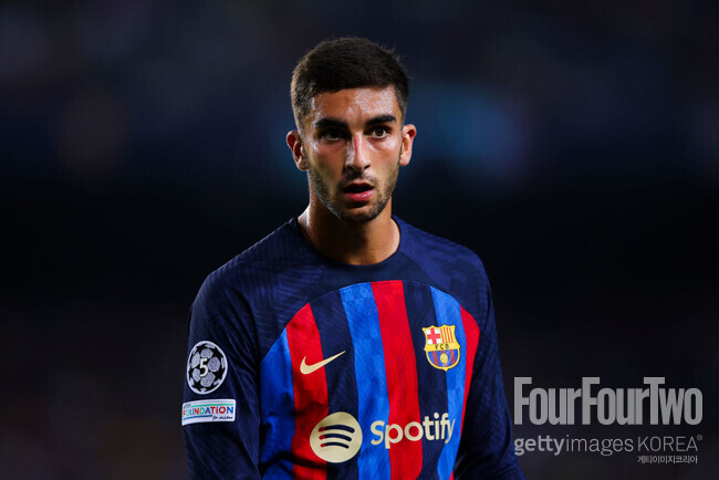 '670억' FW, EPL 제안 받았었다→바르사 남고 싶어 '거절'