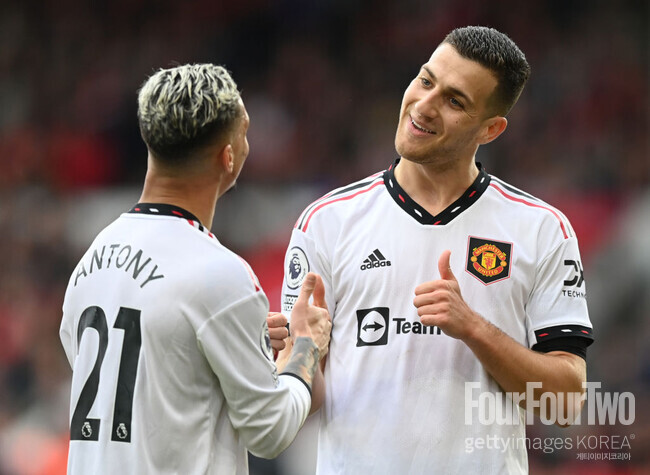 [epl.review] 내가 간다 챔스…‘안토니 1G 1AS’ 맨유, 노팅엄 2-0 격파→단독 3위로!