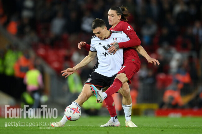 [epl.review] 기세 미쳤다…’살라 PK 결승골’ 리버풀, 풀럼에 1-0 승→5연승 성공!