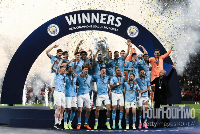 [epl.told] 7년, 캡틴, 304경기, 그리고 트레블...펩시티의 시작에 그가 있었다