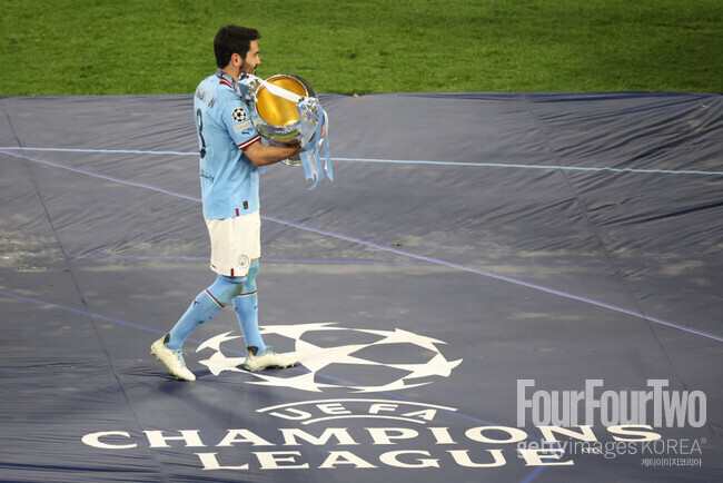 [epl.told] 7년, 캡틴, 304경기, 그리고 트레블...펩시티의 시작에 그가 있었다