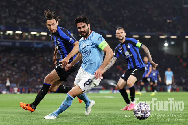 [epl.told] 7년, 캡틴, 304경기, 그리고 트레블...펩시티의 시작에 그가 있었다