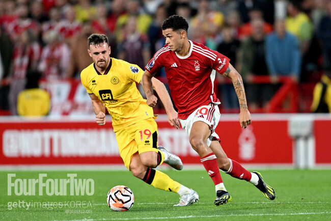 [epl.review] 황의조 교체명단→데뷔 불발...'오리에 2AS' 노팅엄, 세필드 2-1 제압+리그 첫 승