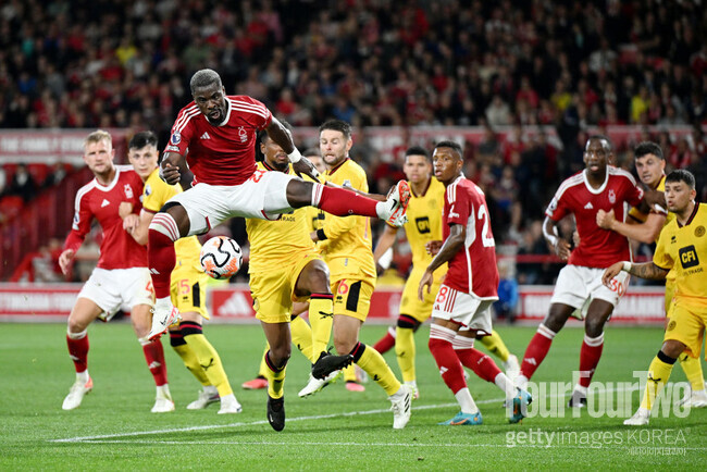 [epl.review] 황의조 교체명단→데뷔 불발...'오리에 2AS' 노팅엄, 세필드 2-1 제압+리그 첫 승
