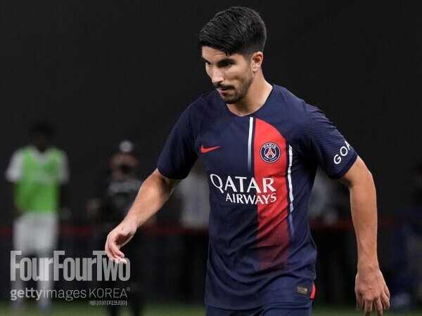 PSG에서 살아남는 법...MF로는 실패→풀백 변경 후 '1골 1AS' 최고의 활약