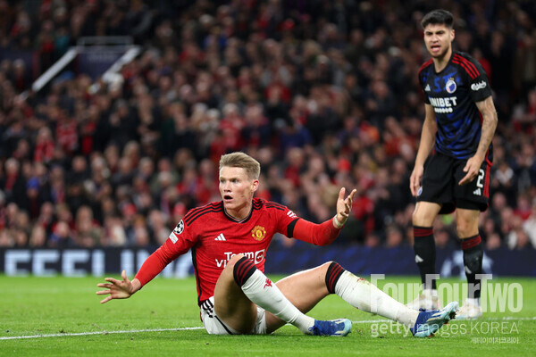 [ucl.review] 골칫거리들이 해냈다!...'매과이어 결승골+오나나 PK 선방' 맨유, 코펜하겐에 1-0 승→UCL 조별리그 첫 승