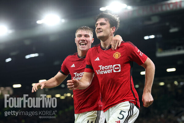 [ucl.told] 영웅은 난세에 나타나는 법!...'골칫거리' 2명, 맨유를 승리로 이끌다