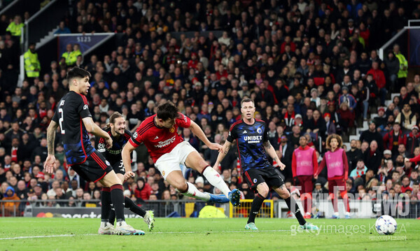 [ucl.told] 영웅은 난세에 나타나는 법!...'골칫거리' 2명, 맨유를 승리로 이끌다