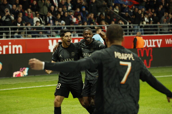 [ligue1.review] '76분' 이강인, 키패스 2회+평점 6.9→'음바페 해트트릭' PSG, 랭스 3-0 제압하고 1위 탈환