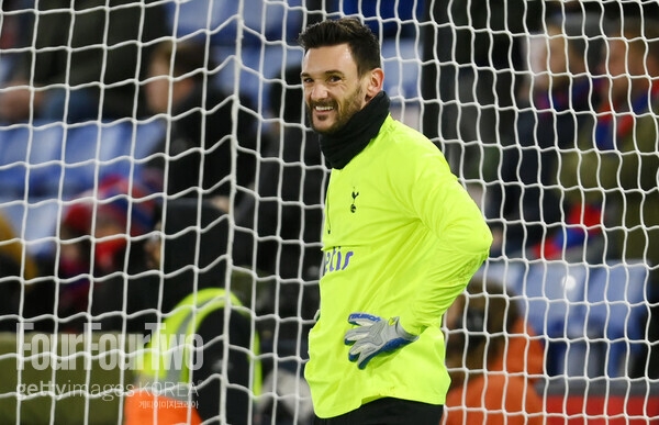 [오피셜] '11년 동안 447경기' 토트넘 레전드 GK 요리스, LAFC 이적→본머스전 마지막 인사