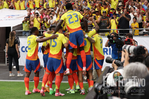 [copa.reveiw] '하메스 1G 2AS'...콜롬비아, 파나마에 5-0 완승→우루과이vs브라질 승자와 4강서 격돌