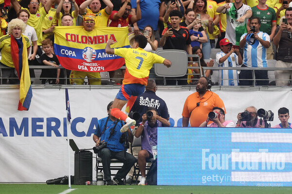 [copa.reveiw] '하메스 1G 2AS'...콜롬비아, 파나마에 5-0 완승→우루과이vs브라질 승자와 4강서 격돌