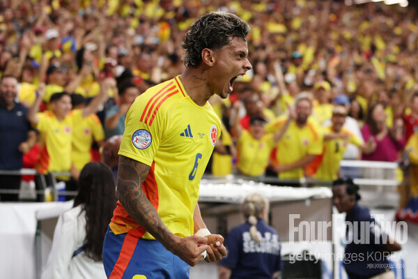 [copa.reveiw] '하메스 1G 2AS'...콜롬비아, 파나마에 5-0 완승→우루과이vs브라질 승자와 4강서 격돌