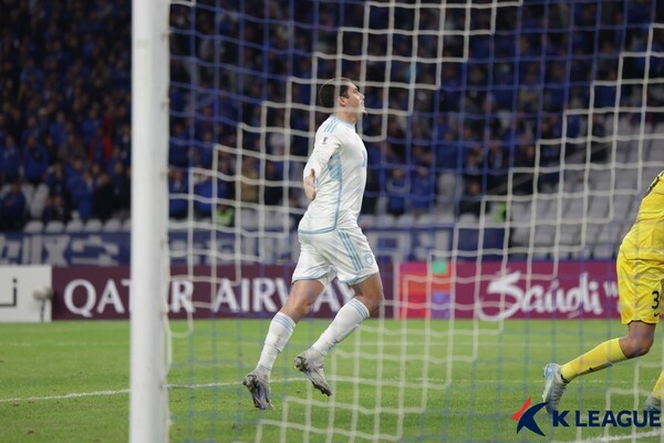 [acle.review] ‘MVP' 조현우 선방쇼! 'K리그 챔피언’ 울산, 상하이 원정서 2-1 역전승...5연패 뒤 ‘첫 승’