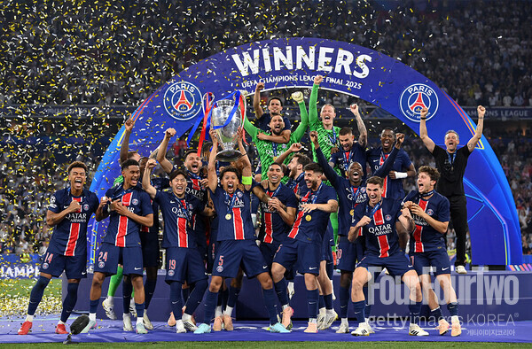 [ucl.star] 하키미, PSG 창단 최초 UCL 우승의 일등공신으로 거듭나다…"8강부터 결승까지 모두 득점한 최초의 수비수"